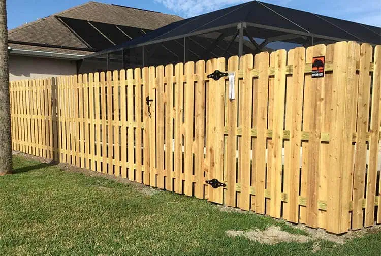 Dog Ear Wood Semi-Privacy Fence Orlando, FL | Mossy Oak Fences